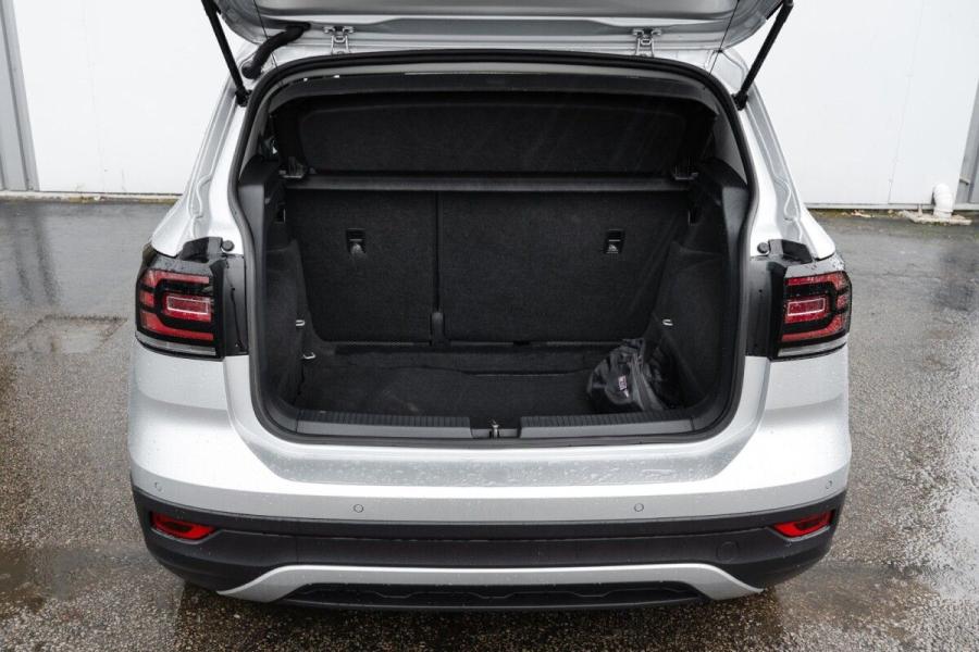 Volkswagen T-Cross 2021 in Riga, with an engine capacity of 1.00 L and mileage of 92 thousand km for 14950 €, photo 20 on AUTOMOTO.COM.LV