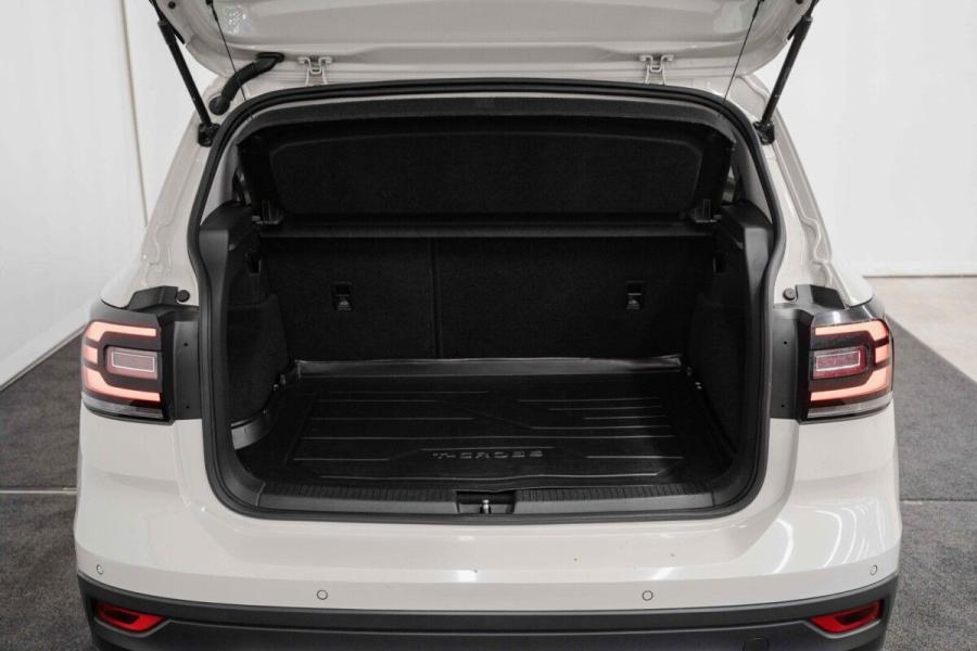 Volkswagen T-Cross 2023 in Tallinn, with an engine capacity of 1.50 L and mileage of 92 thousand km for 18900 €, photo 16 on AUTOMOTO.COM.LV
