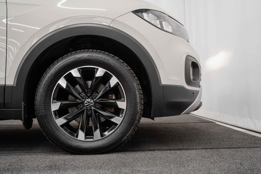 Volkswagen T-Cross 2023 in Tallinn, with an engine capacity of 1.50 L and mileage of 92 thousand km for 18900 €, photo 17 on AUTOMOTO.COM.LV
