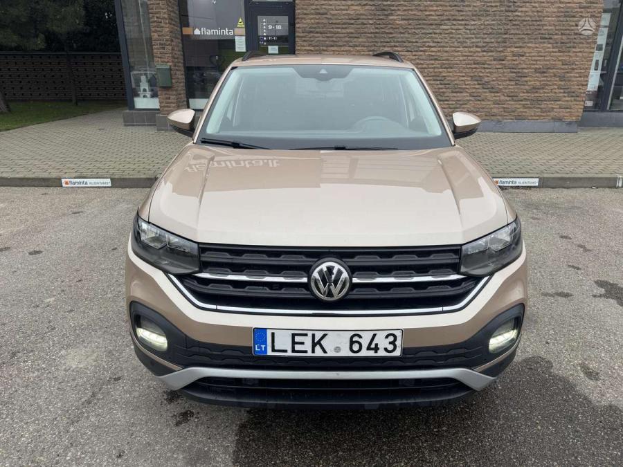 Orange Volkswagen T-Cross 2019 in Kaunas, with an engine capacity of 1.00 L and mileage of 50 thousand km for 15999 €, photo 2 on AUTOMOTO.COM.LV