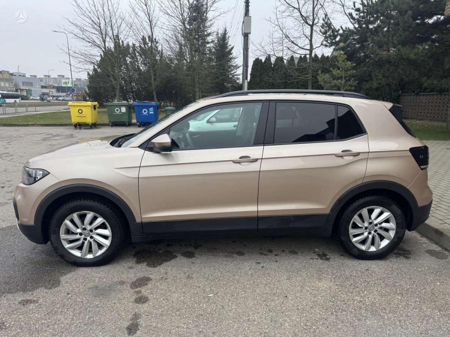 Orange Volkswagen T-Cross 2019 in Kaunas, with an engine capacity of 1.00 L and mileage of 50 thousand km for 15999 €, photo 3 on AUTOMOTO.COM.LV