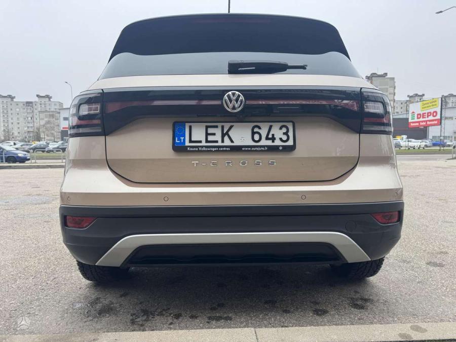 Orange Volkswagen T-Cross 2019 in Kaunas, with an engine capacity of 1.00 L and mileage of 50 thousand km for 15999 €, photo 6 on AUTOMOTO.COM.LV