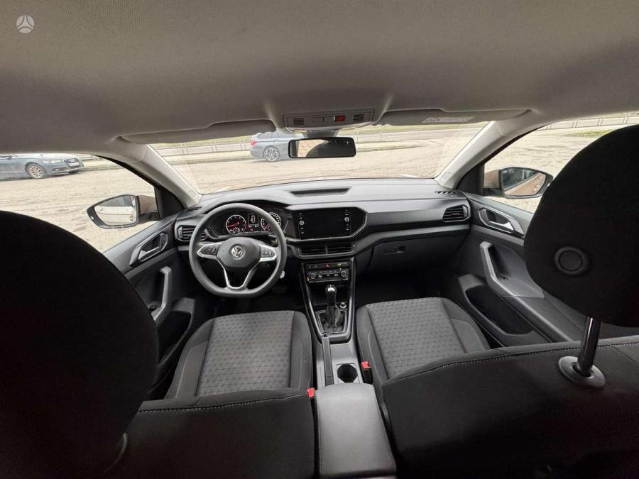 Orange Volkswagen T-Cross 2019 in Kaunas, with an engine capacity of 1.00 L and mileage of 50 thousand km for 15999 €, photo 14 on AUTOMOTO.COM.LV