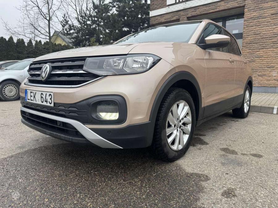 Orange Volkswagen T-Cross 2019 in Kaunas, with an engine capacity of 1.00 L and mileage of 50 thousand km for 15999 €, photo 26 on AUTOMOTO.COM.LV