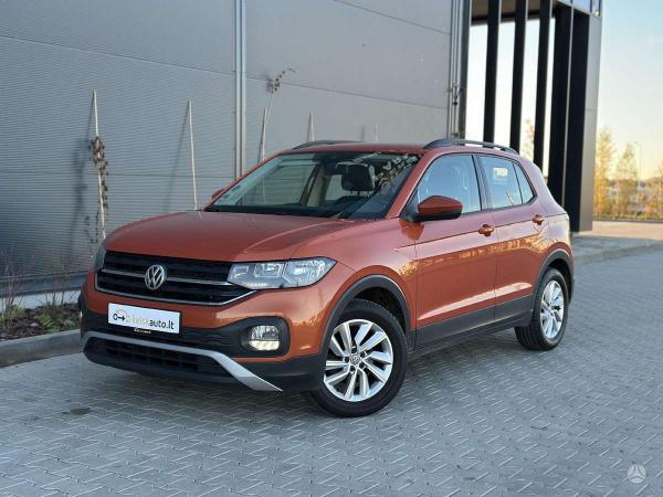 Orange Volkswagen T-Cross 2019 in Vilnius, with an engine capacity of 1.00 L and mileage of 272 thousand km for 11699 €, photo 1 on AUTOMOTO.COM.LV