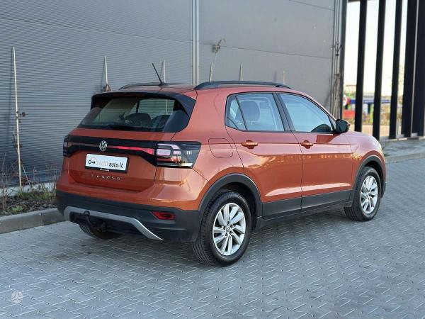 Orange Volkswagen T-Cross 2019 in Vilnius, with an engine capacity of 1.00 L and mileage of 272 thousand km for 11699 €, photo 7 on AUTOMOTO.COM.LV