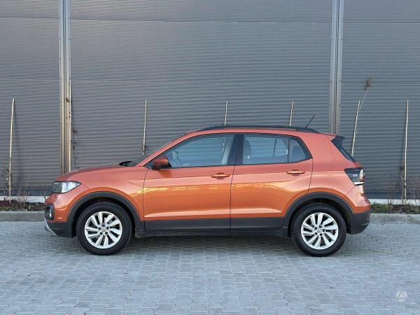 Orange Volkswagen T-Cross 2019 in Vilnius, with an engine capacity of 1.00 L and mileage of 272 thousand km for 11699 €, photo 10 on AUTOMOTO.COM.LV