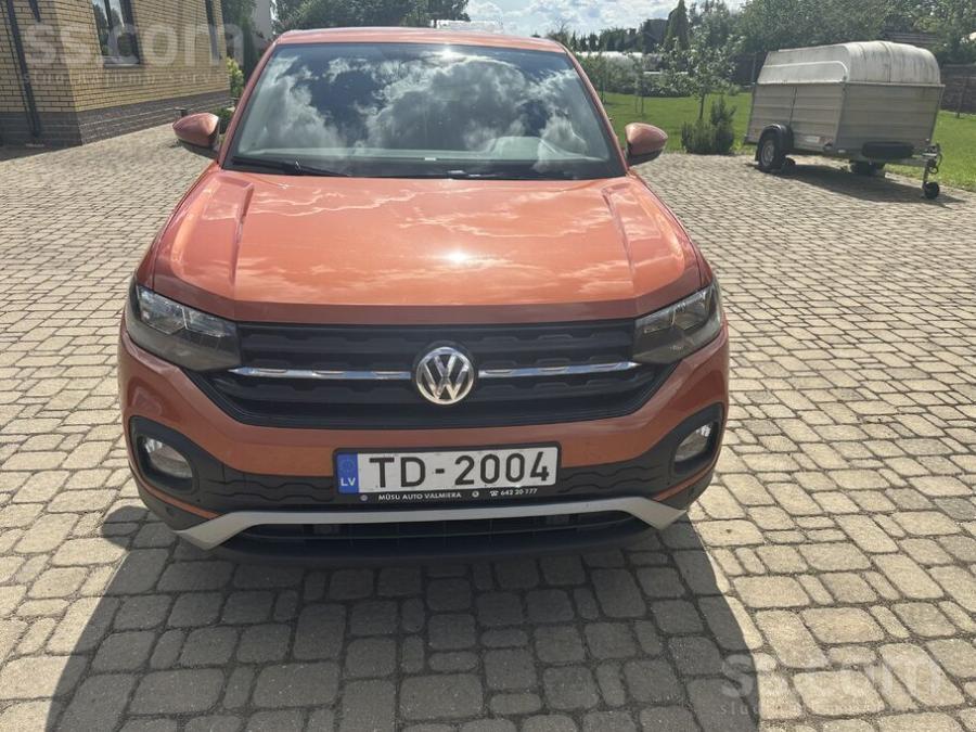 Orange Volkswagen T-Cross 2019 in Valmiera, with an engine capacity of 1.00 L and mileage of 63 thousand km for 15500 €, photo 7 on AUTOMOTO.COM.LV