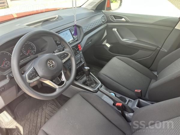 Orange Volkswagen T-Cross 2019 in Valmiera, with an engine capacity of 1.00 L and mileage of 63 thousand km for 15500 €, photo 9 on AUTOMOTO.COM.LV