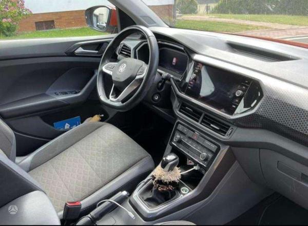 Oranžs Volkswagen T-Cross 2019 Vilkaviškis, ar dzinēja tilpumu 1.00 L un nobraukumu 140 tūkst. km par 11600 €, foto 6 vietnē AUTOMOTO.COM.LV