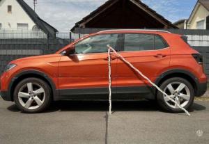 Orange Volkswagen T-Cross 2019 in Vilkaviskis, with an engine capacity of 1.00 L and mileage of 140 thousand km for 11600 €, photo 8 on AUTOMOTO.COM.LV