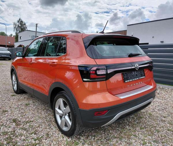 Oranžs Volkswagen T-Cross 2019 Vilkaviškis, ar dzinēja tilpumu 1.00 L un nobraukumu 140 tūkst. km par 13300 €, foto 7 vietnē AUTOMOTO.COM.LV