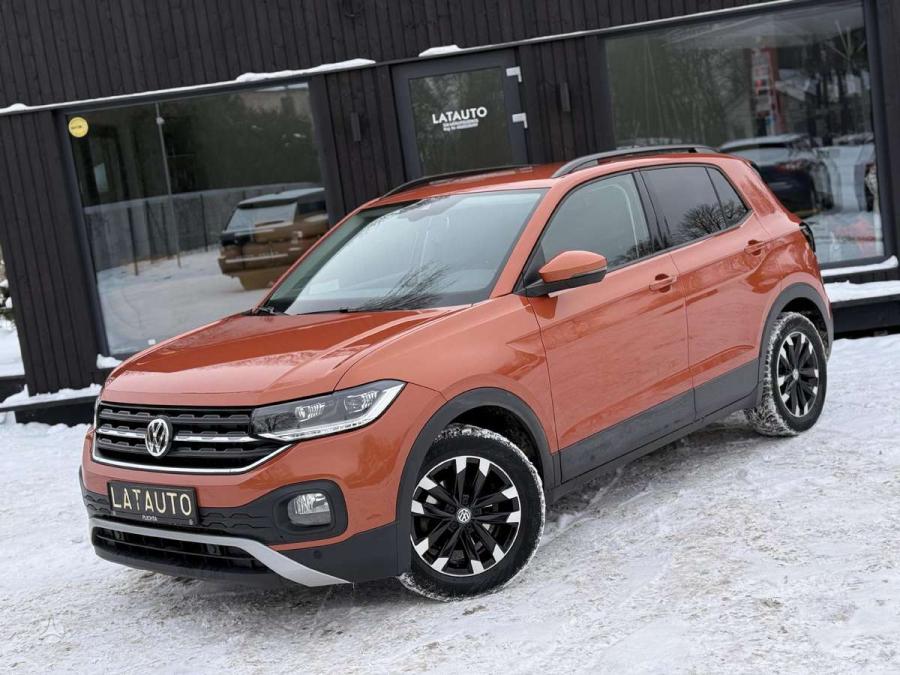 Orange Volkswagen T-Cross 2020 in Riga, with an engine capacity of 1.00 L and mileage of 61 thousand km for 15995 €, photo 3 on AUTOMOTO.COM.LV