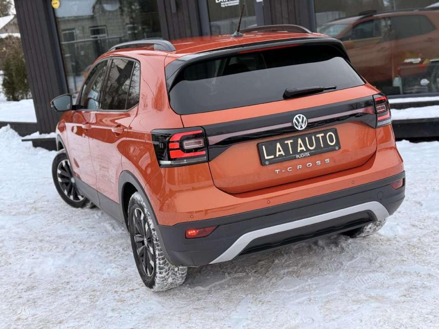 Orange Volkswagen T-Cross 2020 in Riga, with an engine capacity of 1.00 L and mileage of 61 thousand km for 15995 €, photo 9 on AUTOMOTO.COM.LV