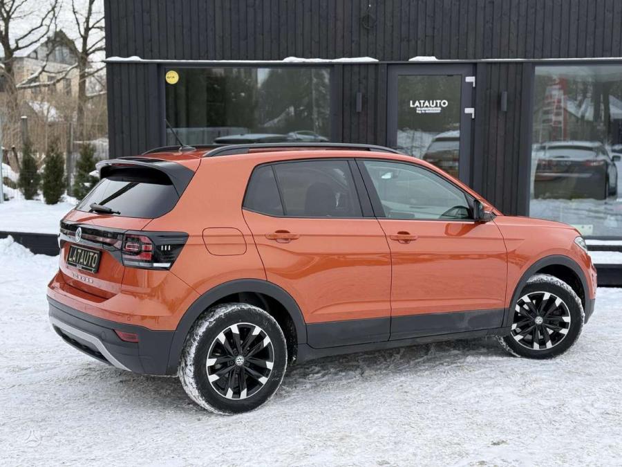Orange Volkswagen T-Cross 2020 in Riga, with an engine capacity of 1.00 L and mileage of 61 thousand km for 15995 €, photo 12 on AUTOMOTO.COM.LV