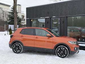 Orange Volkswagen T-Cross 2020 in Riga, with an engine capacity of 1.00 L and mileage of 61 thousand km for 15995 €, photo 13 on AUTOMOTO.COM.LV