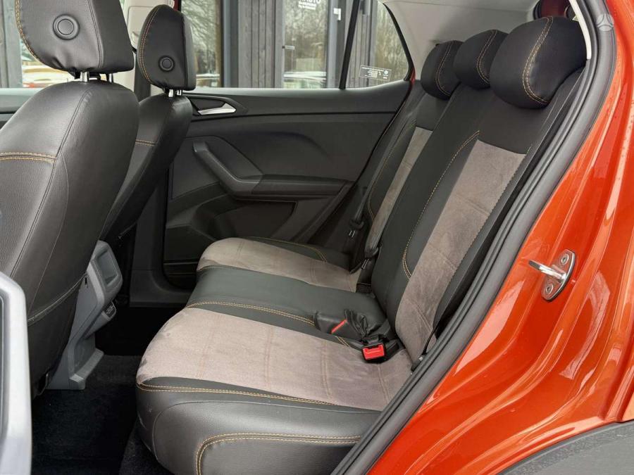 Orange Volkswagen T-Cross 2020 in Riga, with an engine capacity of 1.00 L and mileage of 61 thousand km for 15995 €, photo 40 on AUTOMOTO.COM.LV