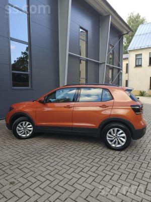 Oranžs Volkswagen T-Cross 2023 Talsi, ar dzinēja tilpumu 1.00 L un nobraukumu 23 tūkst. km par 19800 €, foto 5 vietnē AUTOMOTO.COM.LV