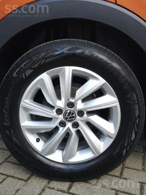 Oranžs Volkswagen T-Cross 2023 Talsi, ar dzinēja tilpumu 1.00 L un nobraukumu 23 tūkst. km par 19800 €, foto 9 vietnē AUTOMOTO.COM.LV
