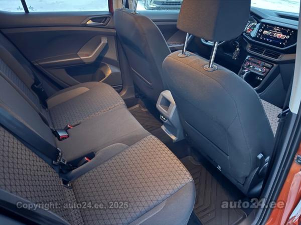 Orange Volkswagen T-Cross 2021 in Viljandi, with an engine capacity of 1.00 L and mileage of 74 thousand km for 16500 €, photo 11 on AUTOMOTO.COM.LV