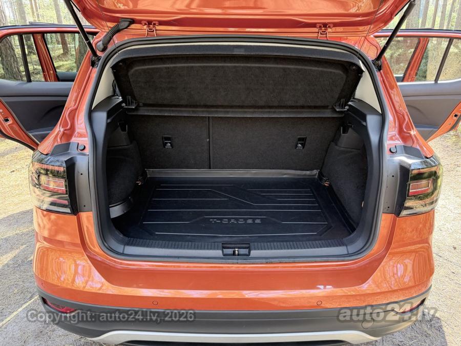 Oranžs Volkswagen T-Cross 2023 Tallina, ar dzinēja tilpumu 1.00 L un nobraukumu 36 tūkst. km par 22000 €, foto 7 vietnē AUTOMOTO.COM.LV