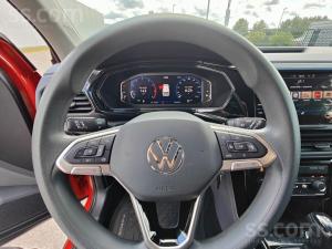 Sarkans Volkswagen T-Cross 2021 Rīga, ar dzinēja tilpumu 1.00 L un nobraukumu 137 tūkst. km par 12800 €, foto 14 vietnē AUTOMOTO.COM.LV