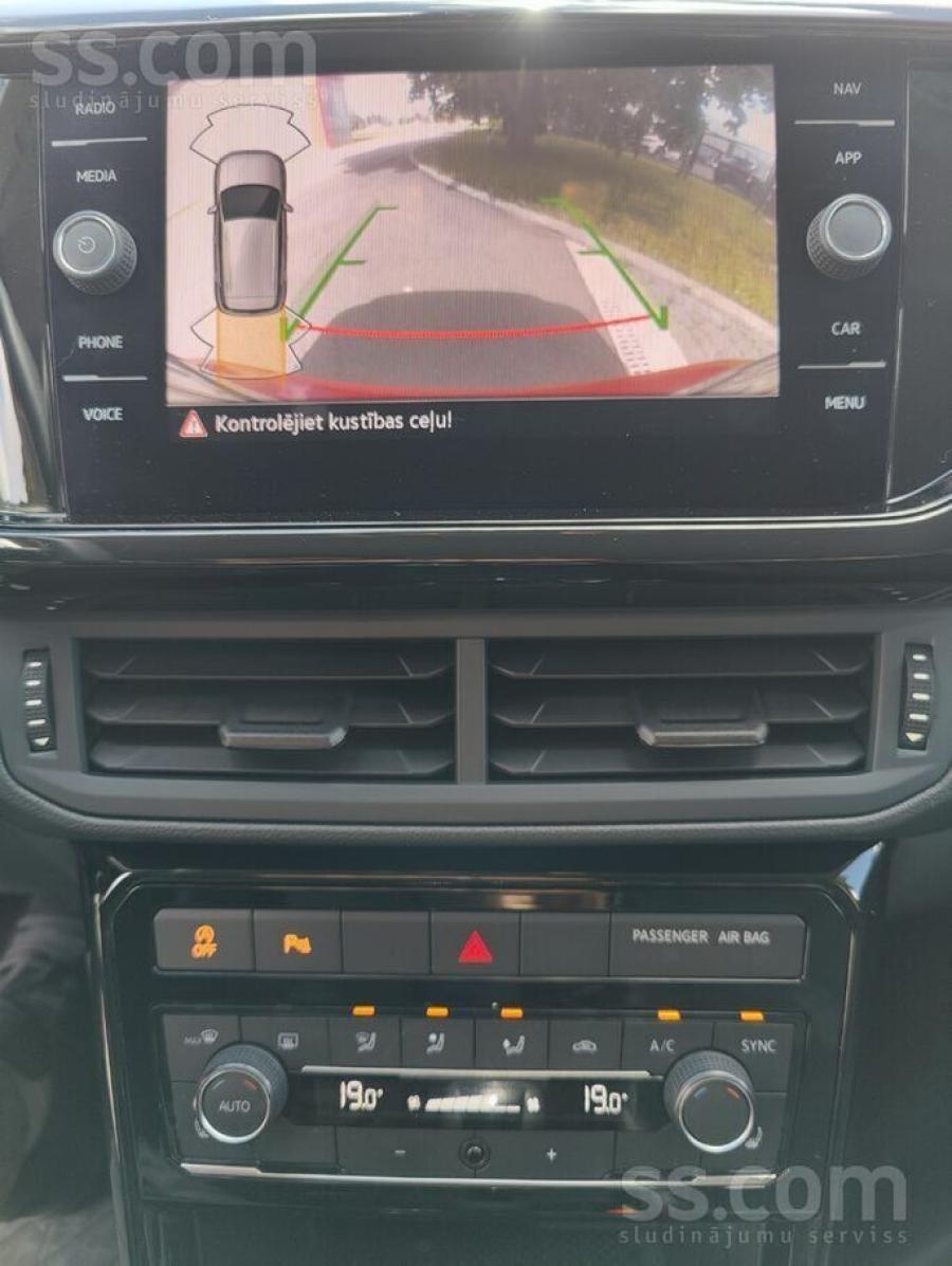 Sarkans Volkswagen T-Cross 2021 Rīga, ar dzinēja tilpumu 1.00 L un nobraukumu 137 tūkst. km par 13900 €, foto 10 vietnē AUTOMOTO.COM.LV