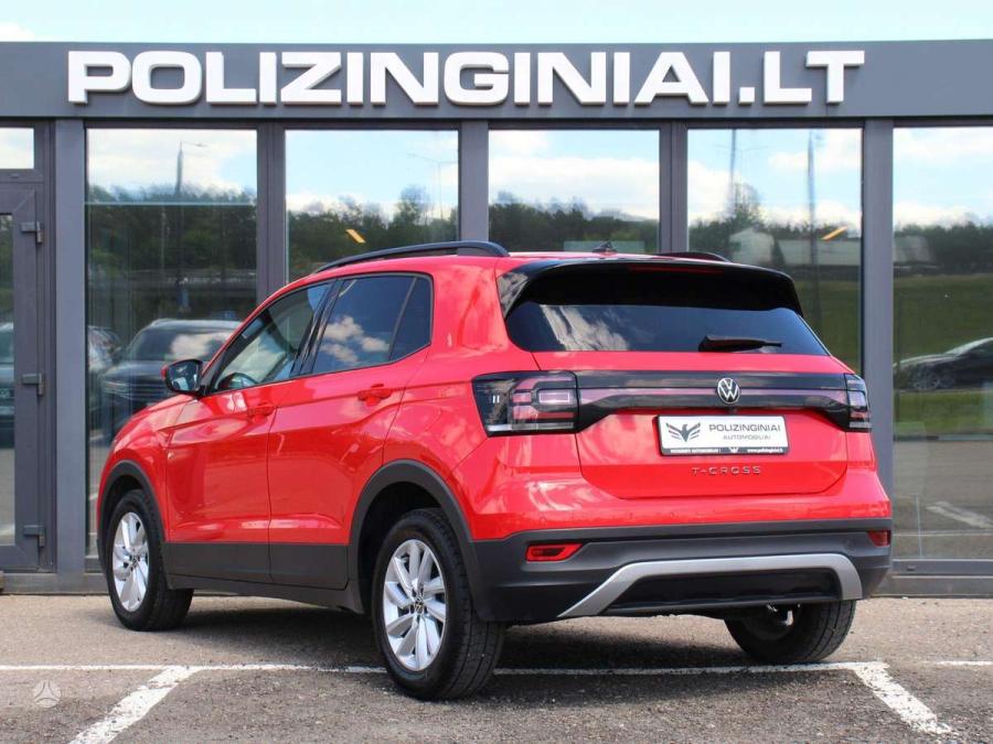 Красный Фольксваген T-Cross 2021 в Вильнюс, объемом двигателя 1.00 л и пробегом 100 тыс. км за 15950 €, фото 5 на AUTOMOTO.COM.LV