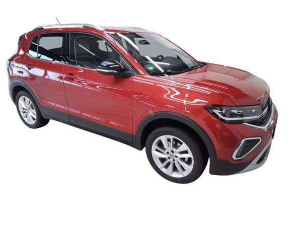 Red Volkswagen T-Cross 2024 in Kaunas, with an engine capacity of 1.00 L and mileage of 10 thousand km for 28064 €, photo 2 on AUTOMOTO.COM.LV