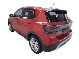 Red Volkswagen T-Cross 2024 in Kaunas, with an engine capacity of 1.00 L and mileage of 10 thousand km for 28064 €, photo 4 on AUTOMOTO.COM.LV