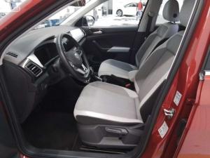 Red Volkswagen T-Cross 2024 in Kaunas, with an engine capacity of 1.00 L and mileage of 10 thousand km for 28064 €, photo 6 on AUTOMOTO.COM.LV
