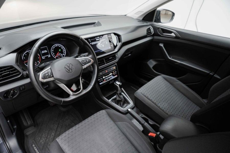 Volkswagen T-Cross 2021 Peetri, ar dzinēja tilpumu 1.00 L un nobraukumu 49 tūkst. km par 14900 €, foto 8 vietnē AUTOMOTO.COM.LV