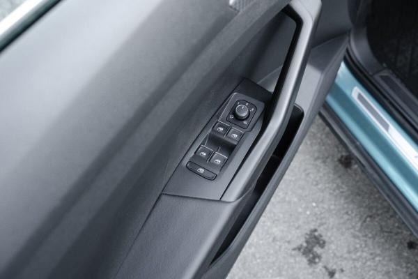 Volkswagen T-Cross 2023 Rīga, ar dzinēja tilpumu 1.00 L un nobraukumu 60 tūkst. km par 18950 €, foto 9 vietnē AUTOMOTO.COM.LV