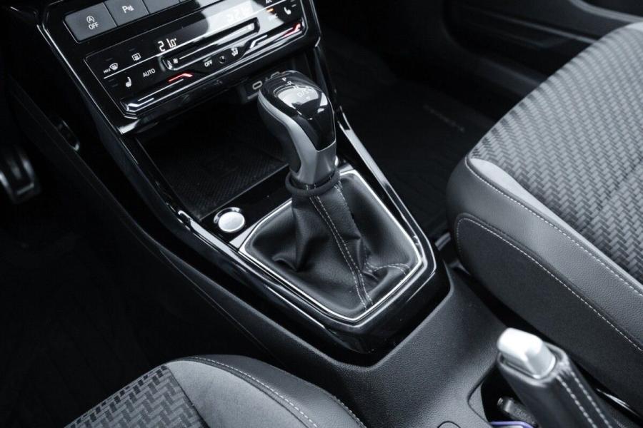 Volkswagen T-Cross 2023 in Riga, with an engine capacity of 1.00 L and mileage of 60 thousand km for 18950 €, photo 13 on AUTOMOTO.COM.LV