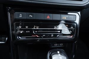 Volkswagen T-Cross 2023 in Riga, with an engine capacity of 1.00 L and mileage of 60 thousand km for 18950 €, photo 14 on AUTOMOTO.COM.LV