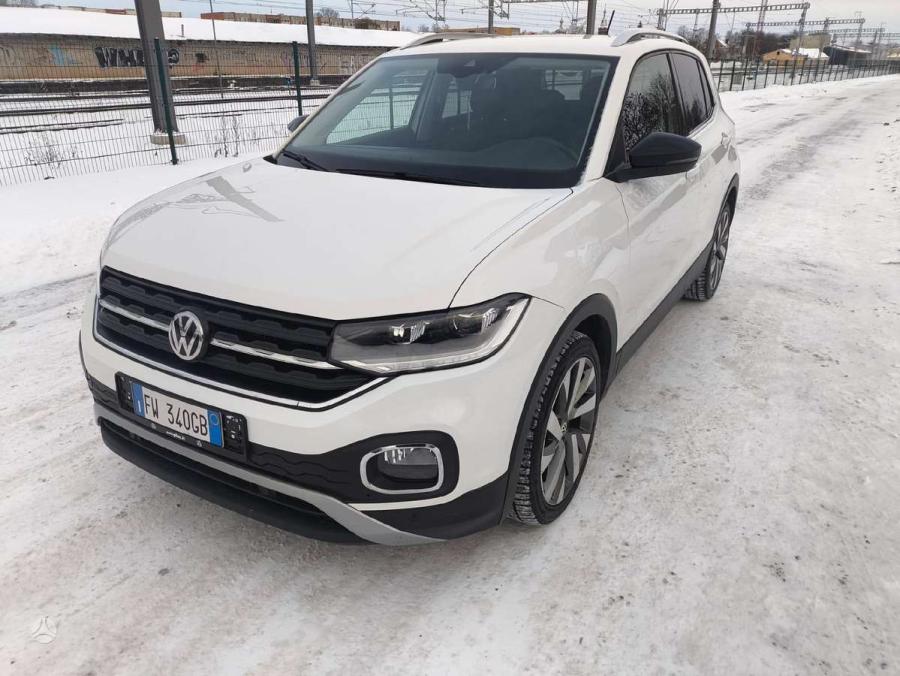 White Volkswagen T-Cross 2019 in Siauliai, with an engine capacity of 1.00 L and mileage of 42 thousand km for 13500 €, photo 1 on AUTOMOTO.COM.LV