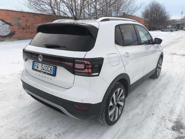 White Volkswagen T-Cross 2019 in Siauliai, with an engine capacity of 1.00 L and mileage of 42 thousand km for 13500 €, photo 4 on AUTOMOTO.COM.LV