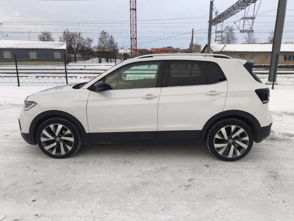 Balts Volkswagen T-Cross 2019 Šauļi, ar dzinēja tilpumu 1.00 L un nobraukumu 42 tūkst. km par 13500 €, foto 8 vietnē AUTOMOTO.COM.LV