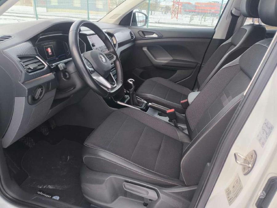 White Volkswagen T-Cross 2019 in Siauliai, with an engine capacity of 1.00 L and mileage of 42 thousand km for 13500 €, photo 13 on AUTOMOTO.COM.LV