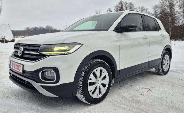 White Volkswagen T-Cross 2019 in Utena, with an engine capacity of 1.60 L and mileage of 240 thousand km for 10750 €, photo 1 on AUTOMOTO.COM.LV