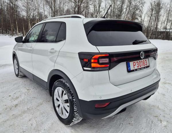 White Volkswagen T-Cross 2019 in Utena, with an engine capacity of 1.60 L and mileage of 240 thousand km for 10750 €, photo 10 on AUTOMOTO.COM.LV