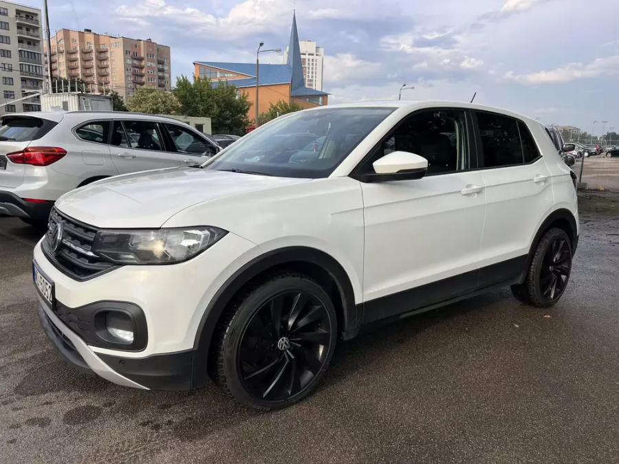 Белый Фольксваген T-Cross 2019 в Рига, объемом двигателя 1.00 л и пробегом 244 тыс. км за 9550 €, фото 1 на AUTOMOTO.COM.LV