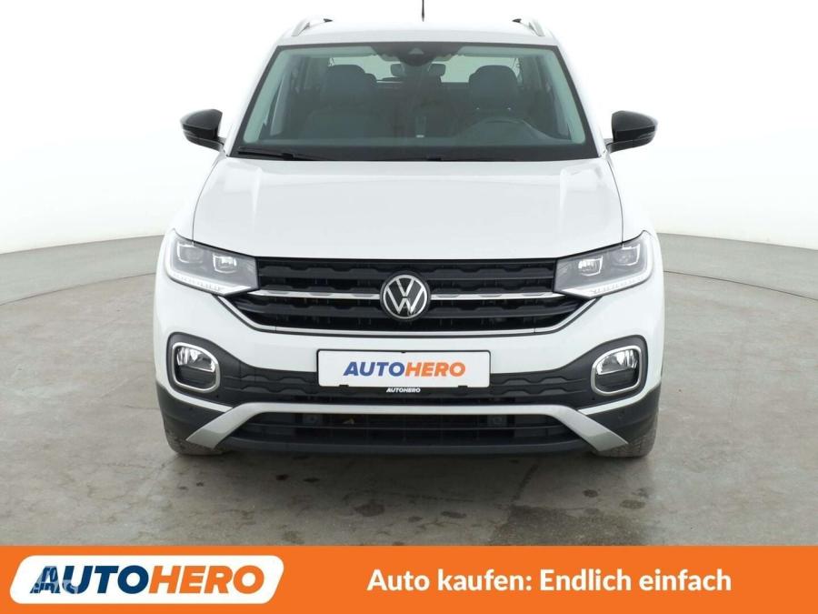 White Volkswagen T-Cross 2020 in Kaunas, with an engine capacity of 1.50 L and mileage of 40 thousand km for 25150 €, photo 9 on AUTOMOTO.COM.LV