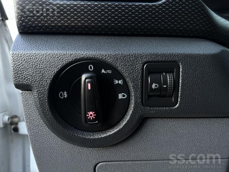 Balts Volkswagen T-Cross 2020 Rīga, ar dzinēja tilpumu 1.00 L un nobraukumu 69 tūkst. km par 13900 €, foto 14 vietnē AUTOMOTO.COM.LV
