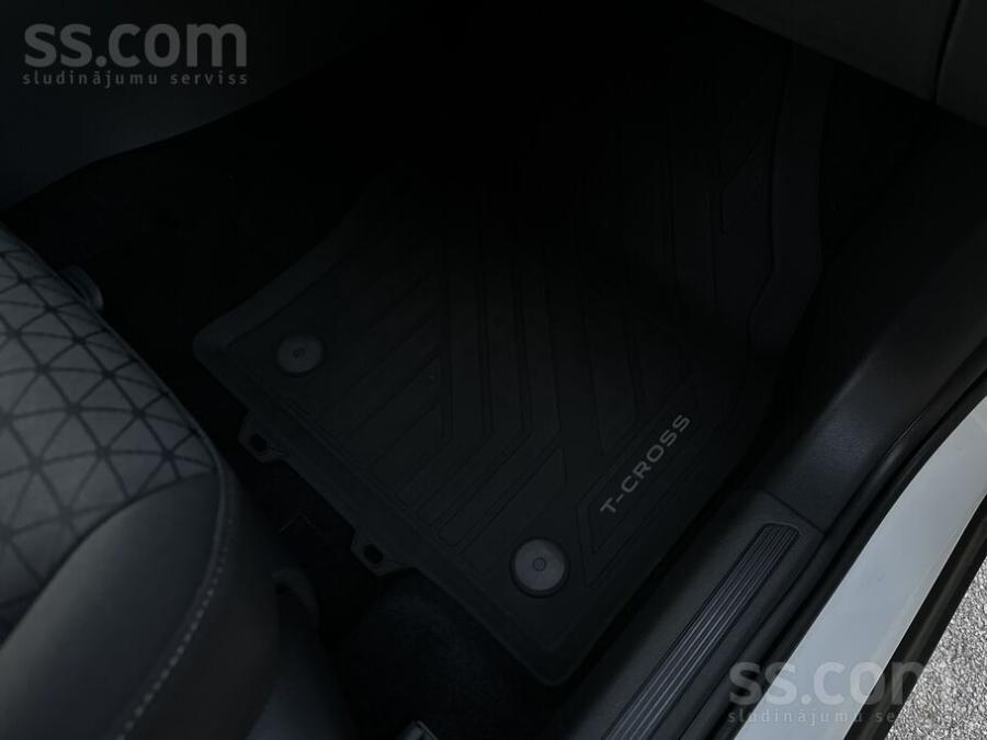 Balts Volkswagen T-Cross 2020 Rīga, ar dzinēja tilpumu 1.00 L un nobraukumu 69 tūkst. km par 13900 €, foto 23 vietnē AUTOMOTO.COM.LV