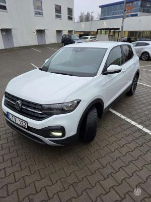 Balts Volkswagen T-Cross 2021 Viļņa, ar dzinēja tilpumu 1.00 L un nobraukumu 101 tūkst. km par 13800 €, foto  vietnē AUTOMOTO.COM.LV