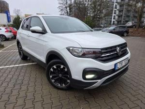 White Volkswagen T-Cross 2021 in Vilnius, with an engine capacity of 1.00 L and mileage of 101 thousand km for 13800 €, photo 2 on AUTOMOTO.COM.LV