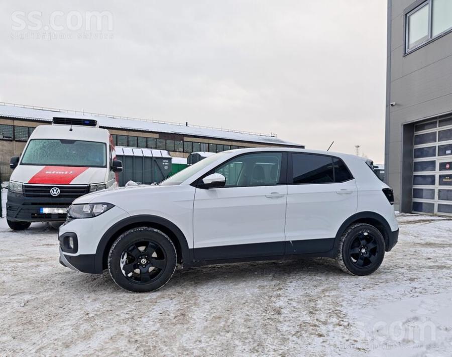 White Volkswagen T-Cross 2021 in Liepaja, with an engine capacity of 1.00 L and mileage of 62 thousand km for 15500 €, photo 2 on AUTOMOTO.COM.LV