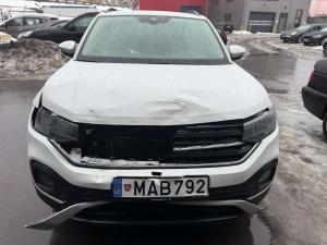 Balts Volkswagen T-Cross 2021 Viļņa, ar dzinēja tilpumu 1.00 L un nobraukumu 101 tūkst. km par 8700 €, foto 2 vietnē AUTOMOTO.COM.LV