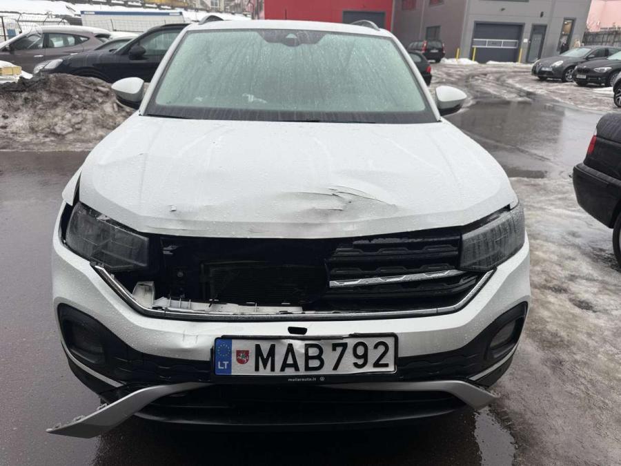 Balts Volkswagen T-Cross 2021 Viļņa, ar dzinēja tilpumu 1.00 L un nobraukumu 101 tūkst. km par 8700 €, foto 2 vietnē AUTOMOTO.COM.LV